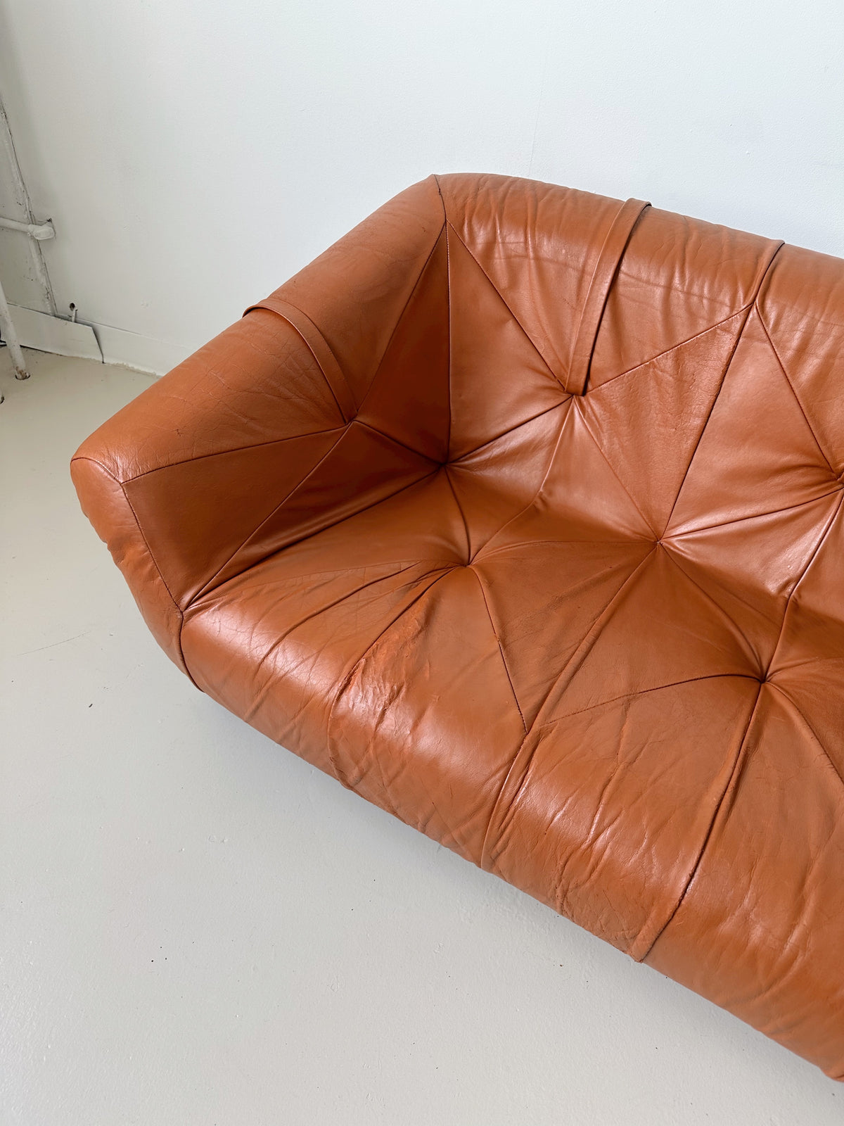 MP-133 COGNAC LEATHER 3 SEATER SOFA BY PERCIVAL LAFER, 60's | Maison ...