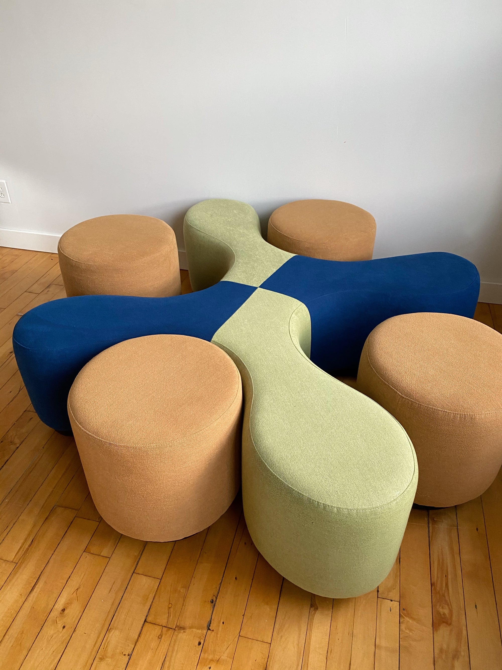 COLORFUL CHECKER PRINT WIGGLE SOFA WITH OTTOMANS | Maison Singulier