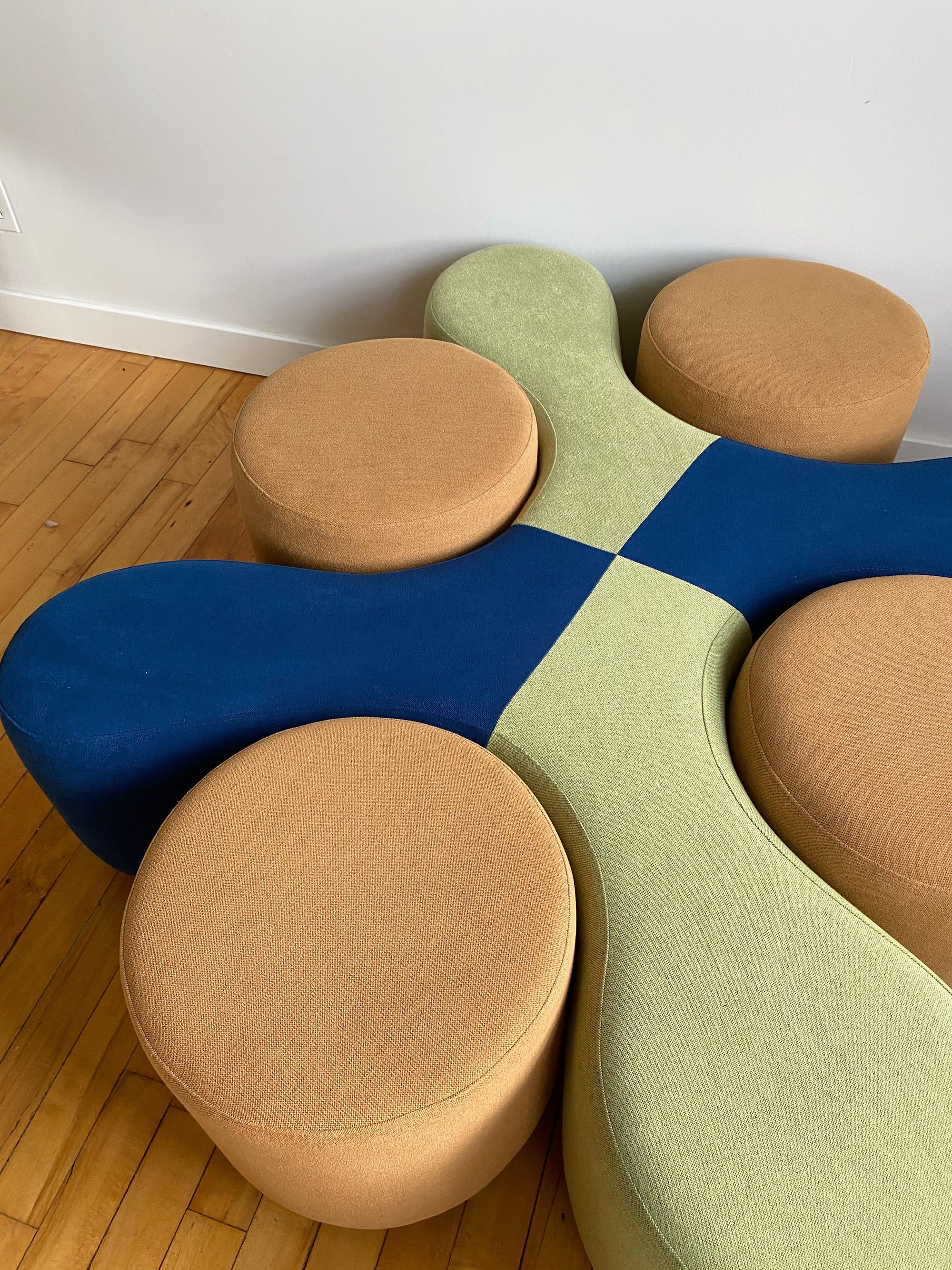 COLORFUL CHECKER PRINT WIGGLE SOFA WITH OTTOMANS | Maison Singulier